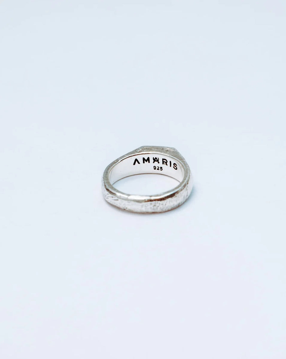Amaris Square Onyx Signet Ring – Tsunami Surfer